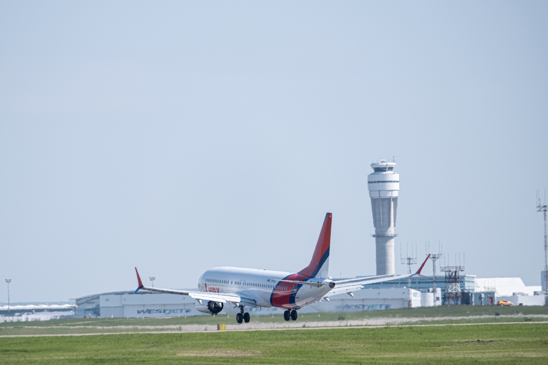 Calgary Airport Parking From $3.99 | YYC Parking